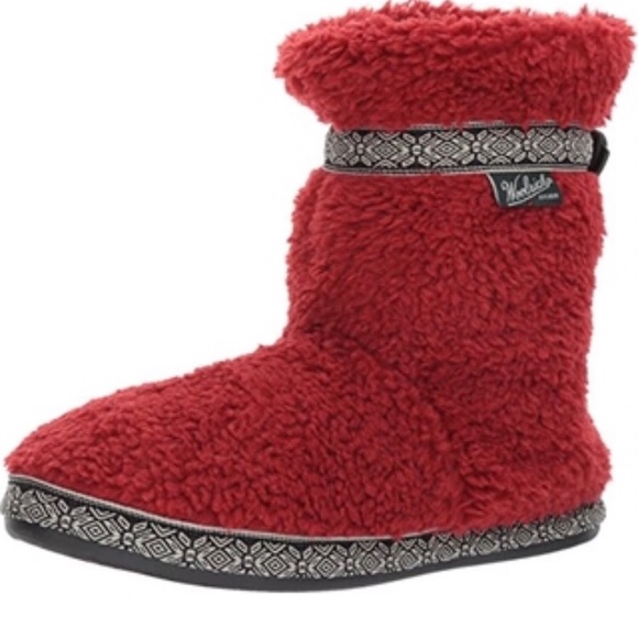 Woolrich | Shoes | Woolrich Womens Red Whitecap Bootie Slipper New ...